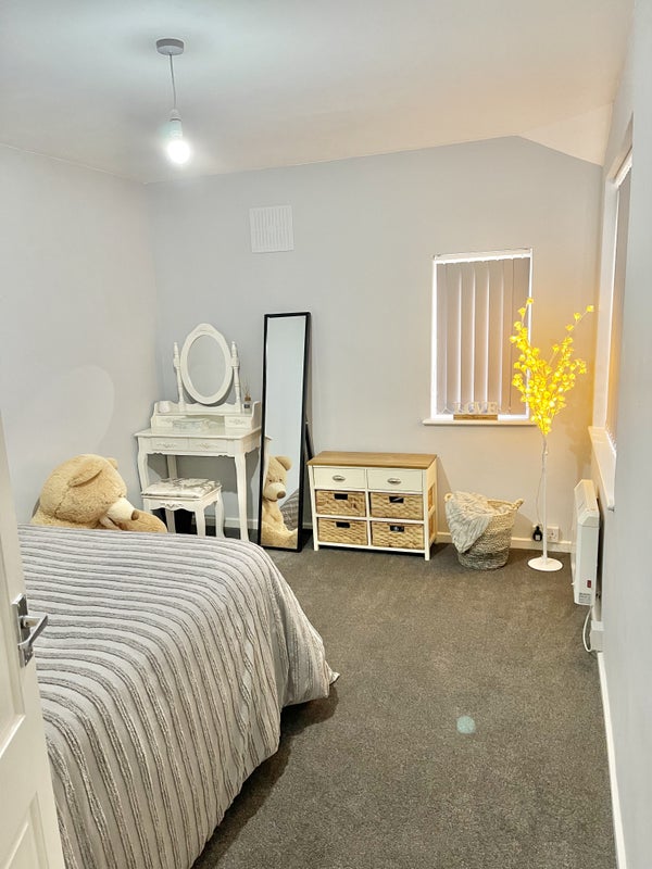 'Newly Renovated flat full furnished ' Room to Rent from SpareRoom
