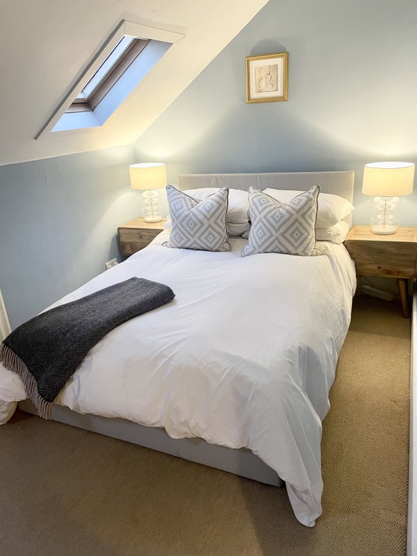 'Beautiful room 1 minute from Northcote road' Room to Rent from SpareRoom