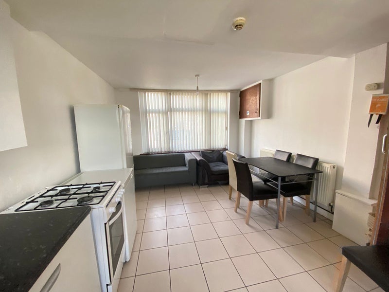 'You can move in asap' Room to Rent from SpareRoom