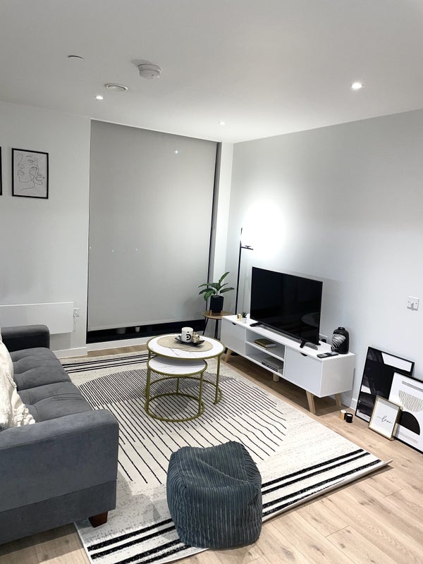 'Brand New MCR City Centre Unit' Room to Rent from SpareRoom