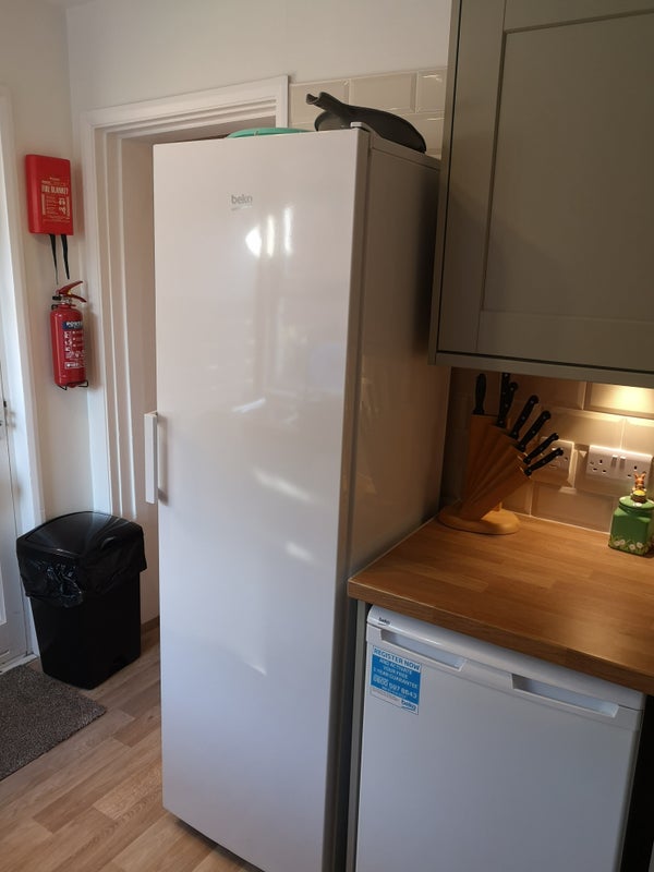 'Single Room In Friendly Town Centre House' Room to Rent from SpareRoom
