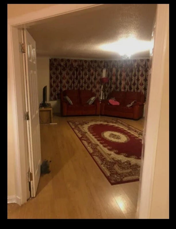 'Double bedroom in female flatshare' Room to Rent from SpareRoom