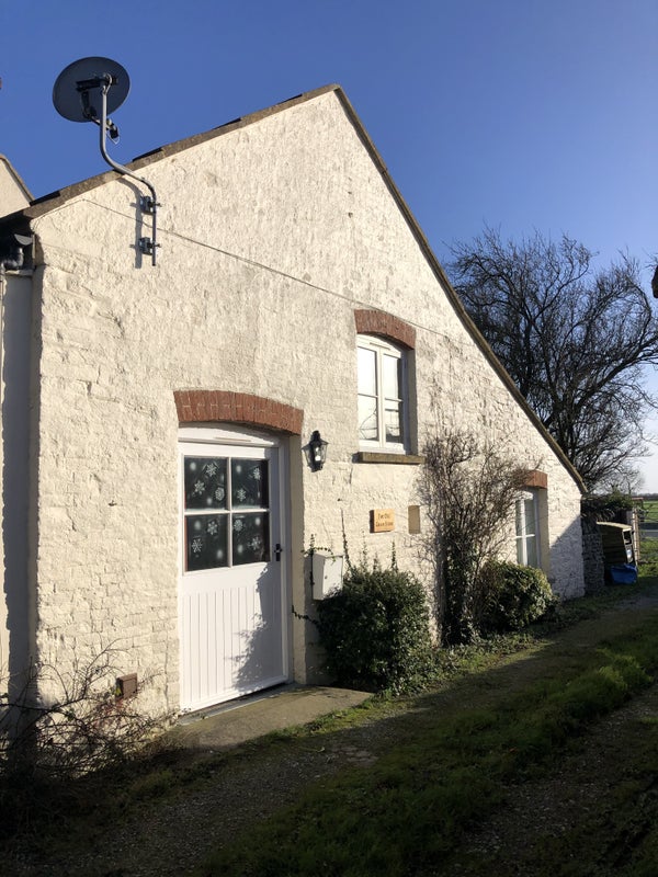 'Beautiful Annex with great access on A38' Room to Rent from SpareRoom