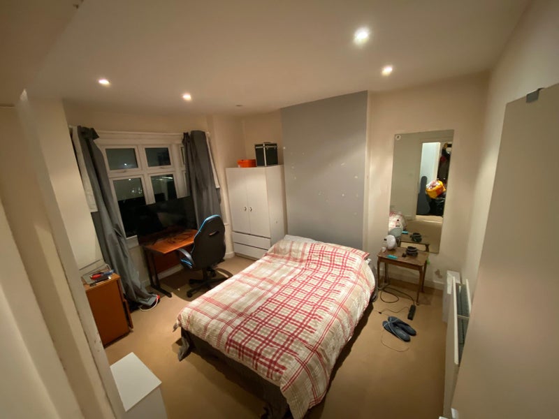 'Cosy room in a friendly flatshare' Room to Rent from SpareRoom