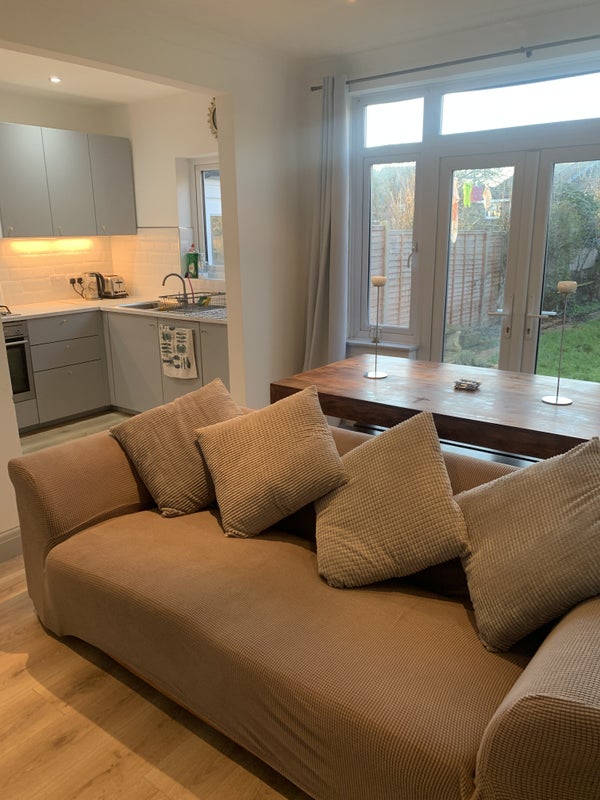 'Large Double Room in shared house - Bills Included' Room to Rent from ...