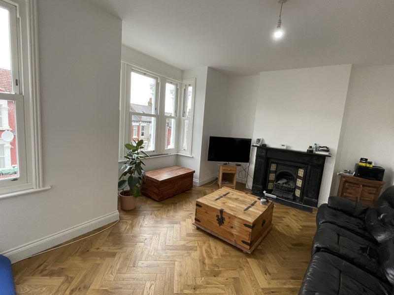 'Large double room in beautiful modern flat' Room to Rent from SpareRoom