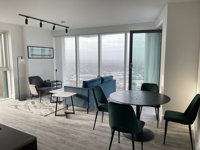 'A room in 2b2b in a new building in 50th floor ' Room to Rent from ...