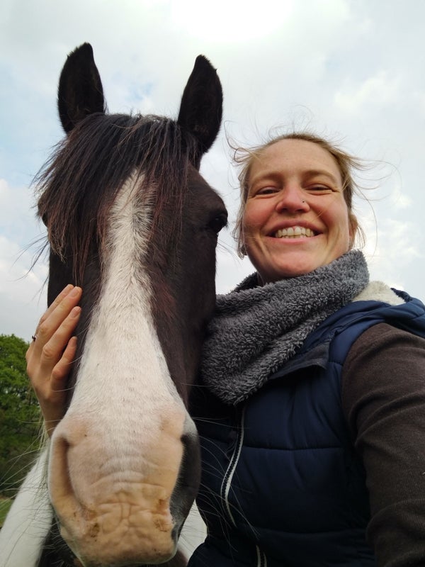 'Easygoing young-ish female looking for shortterm' Flatmate from SpareRoom