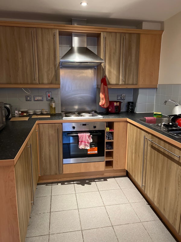 'Ensuit available near ASDA House City Centre ' Room to Rent from SpareRoom