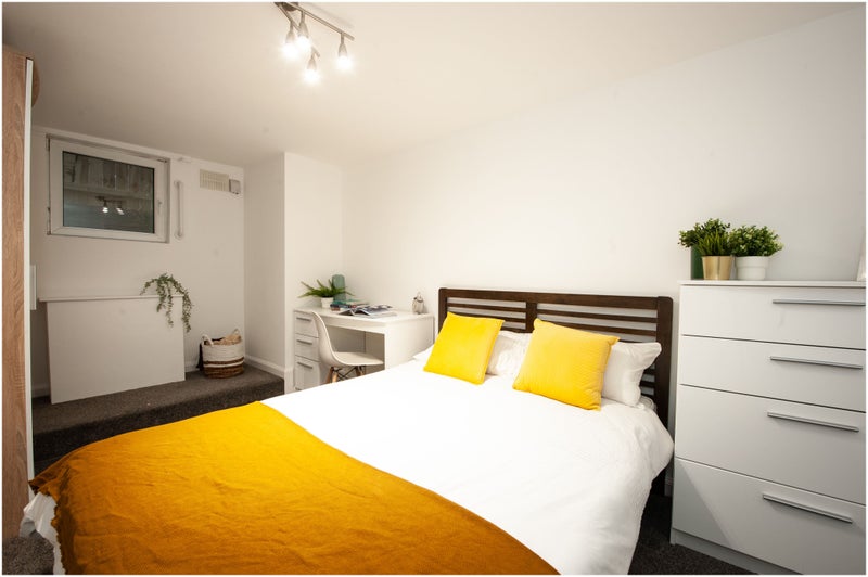 '1 Shared En-Suite Room Available Asap' Room to Rent from SpareRoom
