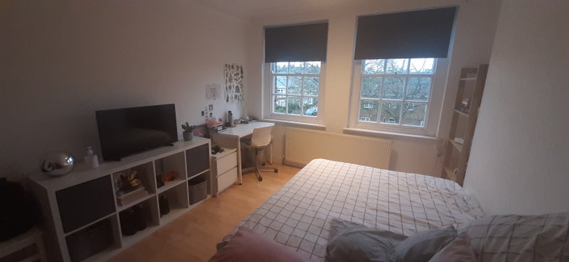 ' Big double bedroom for professional only ' Room to Rent from SpareRoom