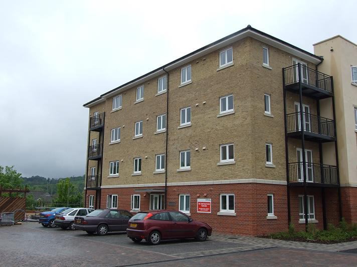 'Tadros Court High Wycombe Buckinghamshire HP13 7GG' Room to Rent from ...