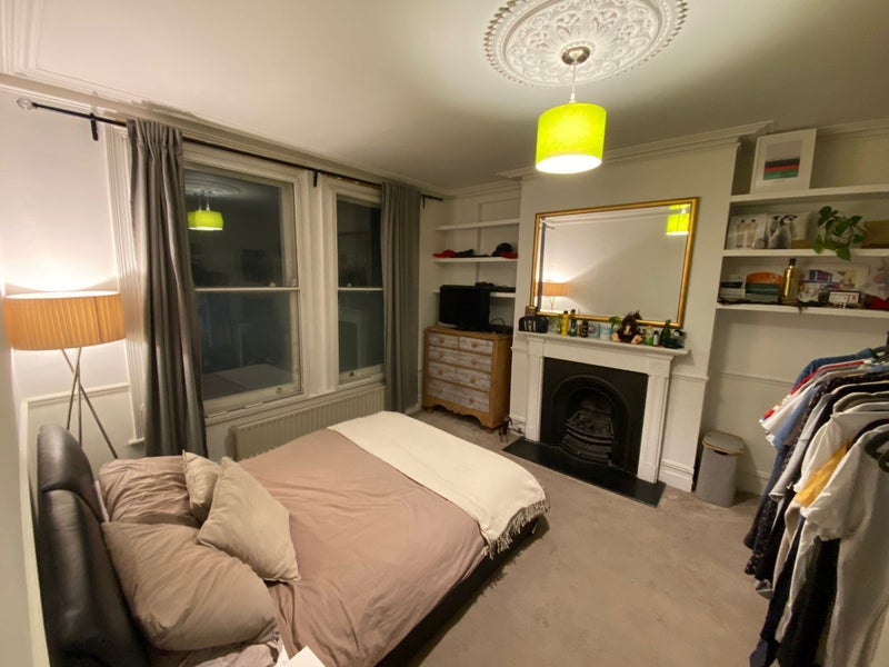 '2 Rooms Available in Large Balham House ' Room to Rent from SpareRoom