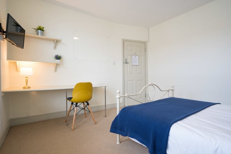 'Fantastic 7 bed house with large communal areas' Room to Rent from ...