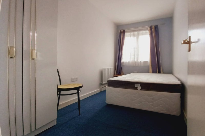 '**Shared House** Single room available.' Room to Rent from SpareRoom