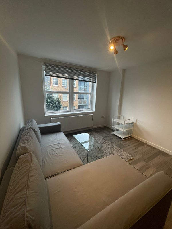 '2 bedrooms flat to rent near Aldgate' Room to Rent from SpareRoom