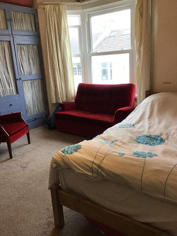 '2 doubles (2 bath) max 2 ppl to end March' Room to Rent from SpareRoom