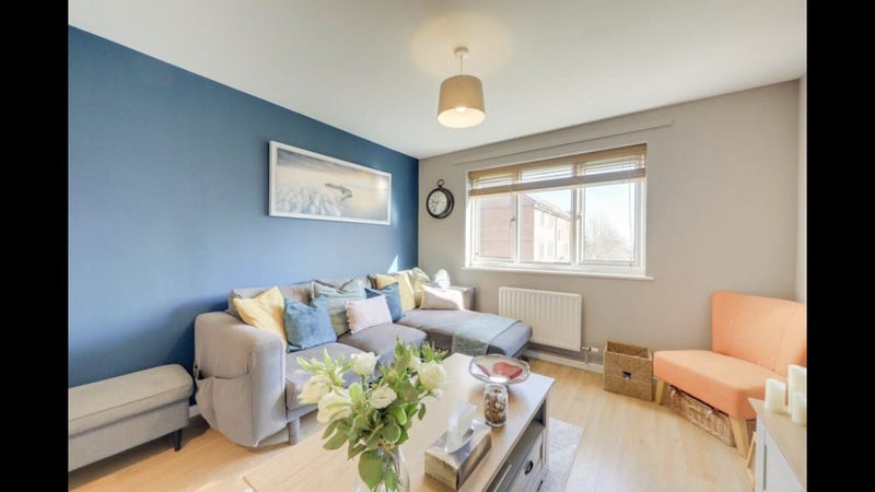 'Furnished double room in 2-bed' Room to Rent from SpareRoom