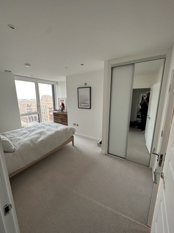 'Spacious Double Room with En Suite' Room to Rent from SpareRoom