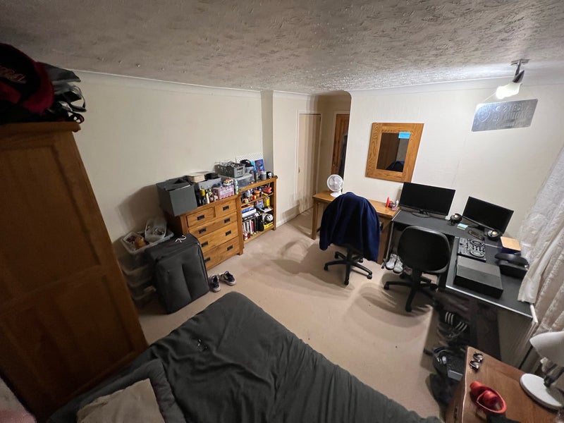 'Large Room in Shared House' Room to Rent from SpareRoom