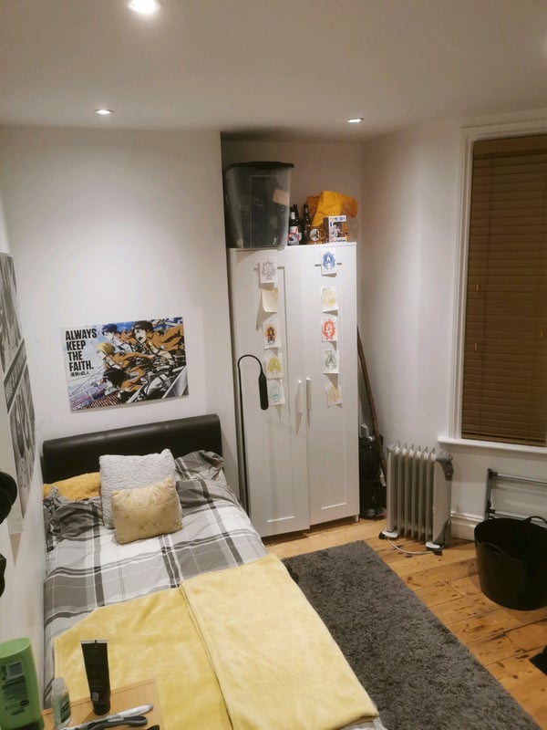 '2 rooms, shared house' Room to Rent from SpareRoom