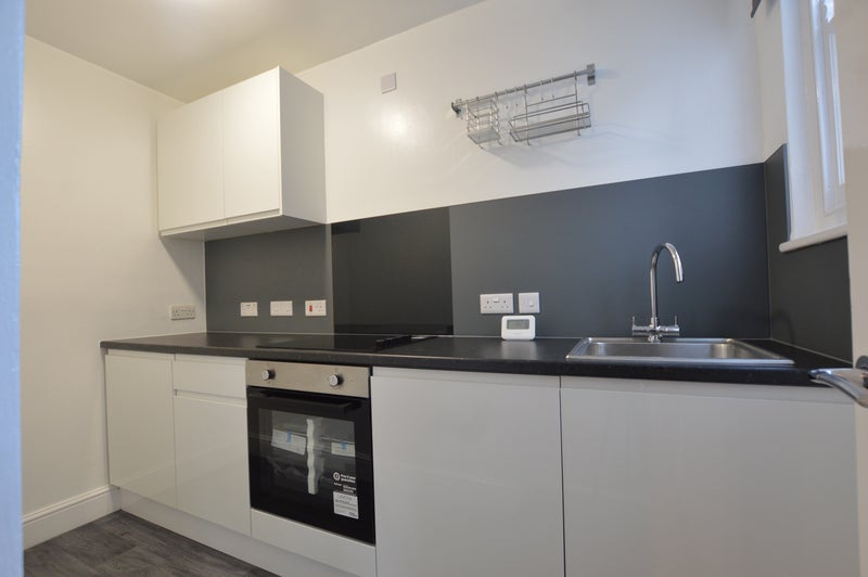 'Newly refurbished studio flat in Crystal Palace ' Room to Rent from ...