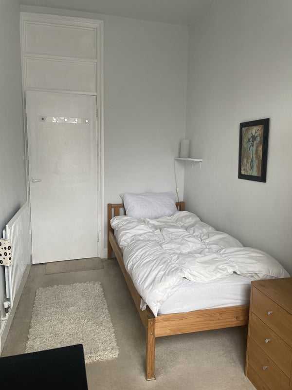 'Looking for a female lodger, spacious clean single' Room to Rent from ...
