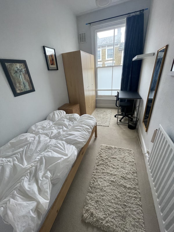 'Looking for a female lodger, spacious clean single' Room to Rent from ...