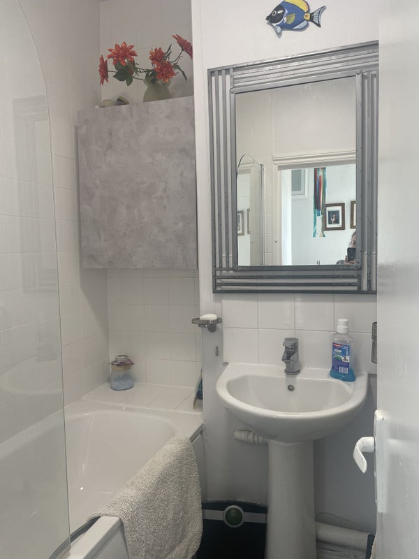 'Looking for a female lodger, spacious clean single' Room to Rent from ...