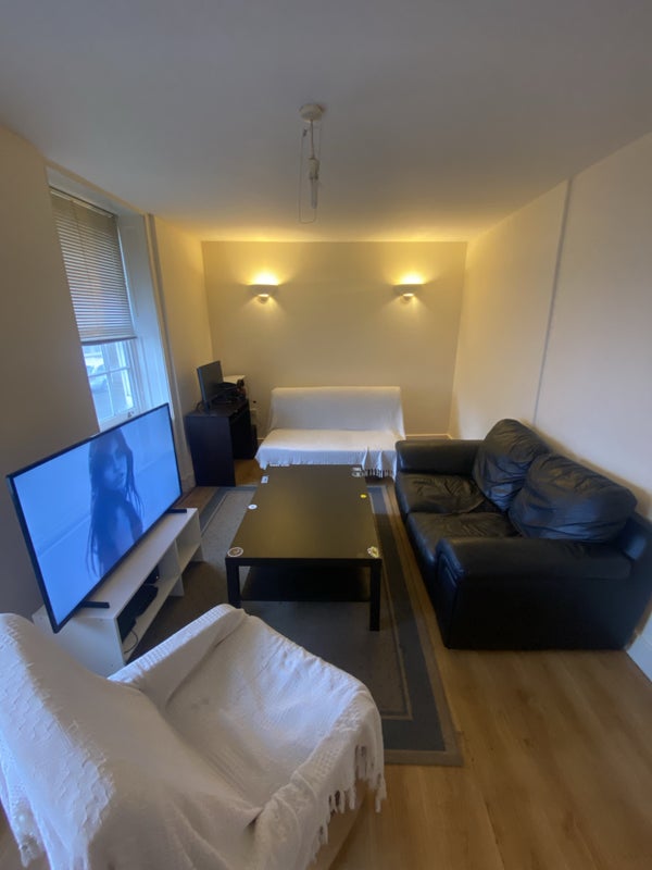 'Nice Double bedroom.' Room to Rent from SpareRoom
