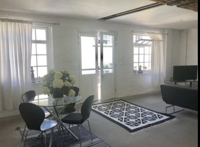 'Lovely two-level room in stunning flat from Aug 1 ' Room to Rent from ...