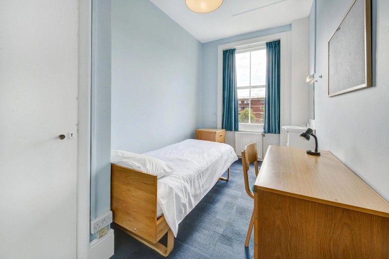 'Private Room in Student Accommodation (with food)' Room to Rent from ...