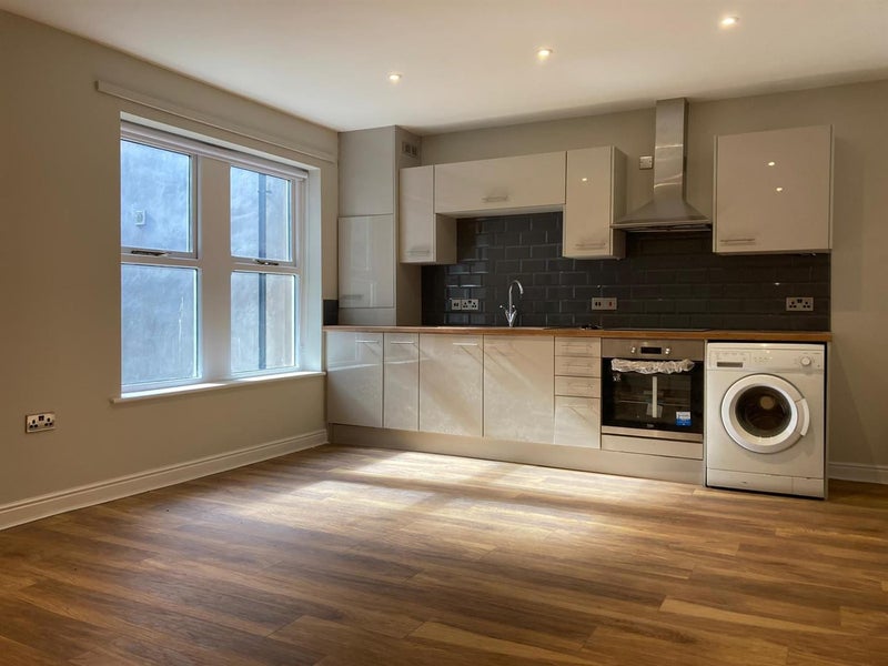 '1 Bedroom Flat Available Immediately ' Room to Rent from SpareRoom