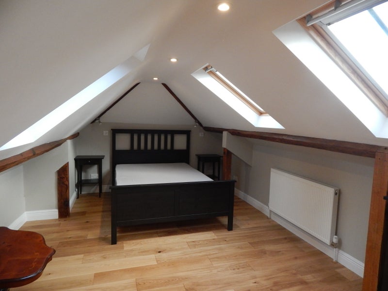 'A Stunning Large En Suite Room Available' Room to Rent from SpareRoom