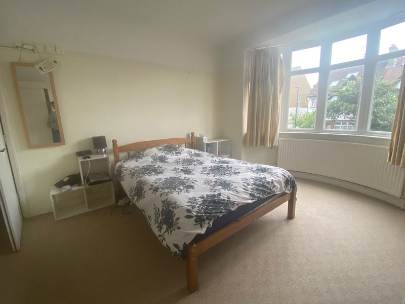 'Large double room for single use' Room to Rent from SpareRoom