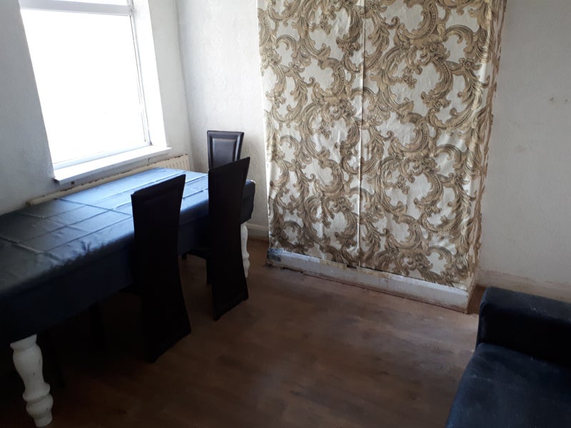 'R3,Burlington Rd Smallheath Benefit Claimants Only' Room to Rent from ...