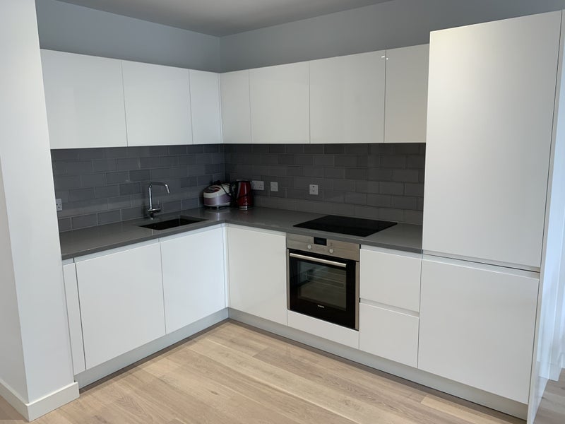 'Luxury one bed flat with gym (bill included)' Room to Rent from SpareRoom
