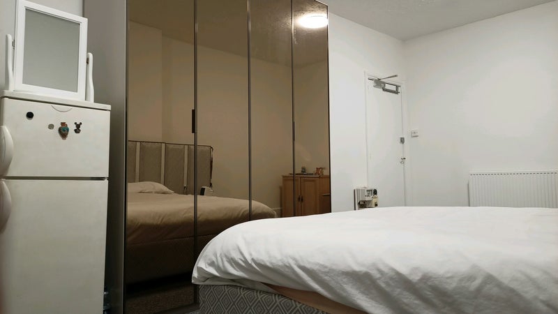 'Sharing room available for short or long term ' Room to Rent from ...