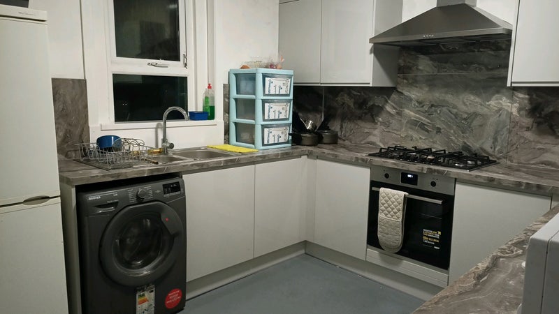 'Sharing room available for short or long term ' Room to Rent from ...