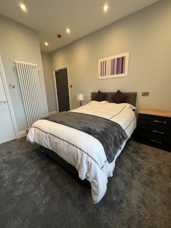 'Amazing 6 bedrooms all en-suite available YO10 3DZ' Room to Rent from ...