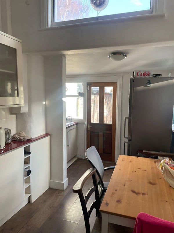 'Cosy room in all girls Tooting Broadway house' Room to Rent from SpareRoom