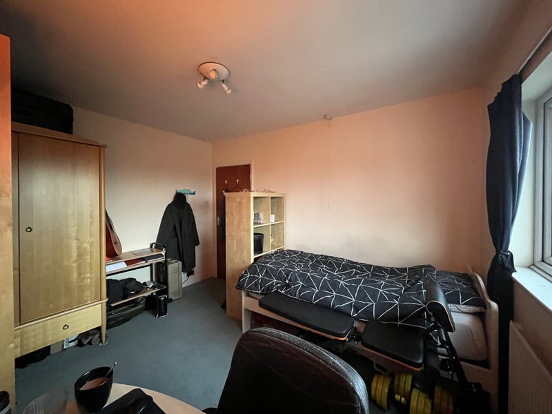 'Lovely double room in a big house' Room to Rent from SpareRoom