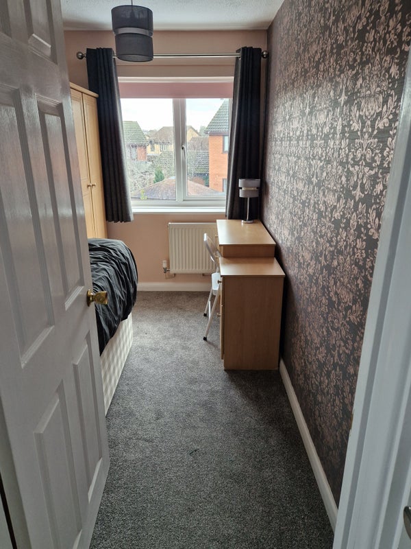 'Small single room available in Bar Hill.' Room to Rent from SpareRoom