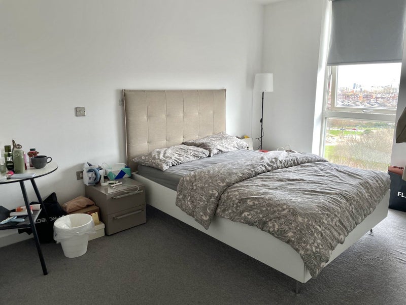 'Uncle New Cross master bedroom + ensuite bathroom' Room to Rent from ...