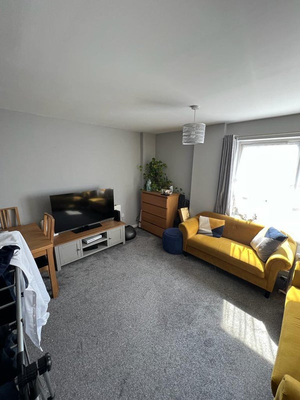 '1 Bed Flat Available in Isleworth' Room to Rent from SpareRoom