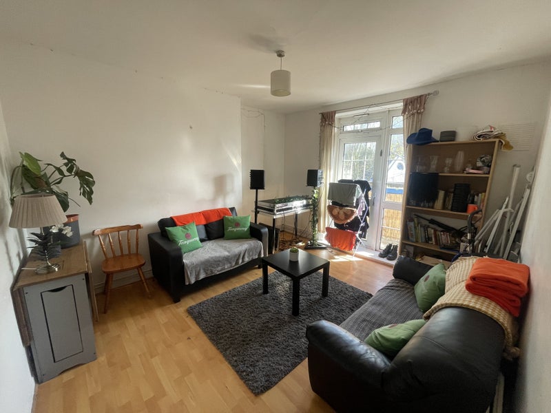 'Seeking For Right Girl ' Room to Rent from SpareRoom