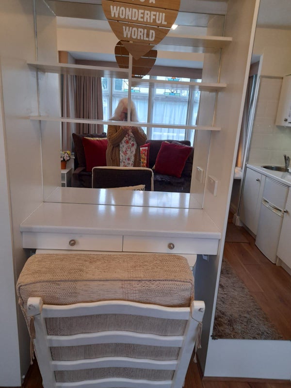 'Wonderful self contained bedsit ' Room to Rent from SpareRoom