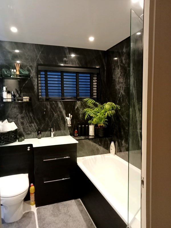'Professional female lodger' Room to Rent from SpareRoom