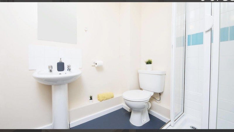 'Comfortable en-suite near University of Liverpool' Room to Rent from ...