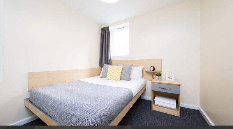 'Comfortable en-suite near University of Liverpool' Room to Rent from ...